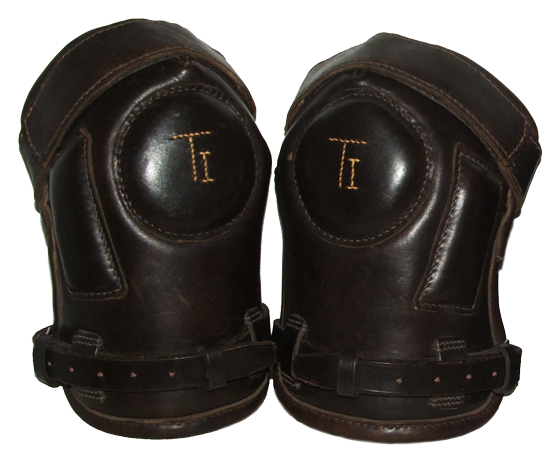 Logo Saddlery Knee Guards | Reviews | The Gaitpost